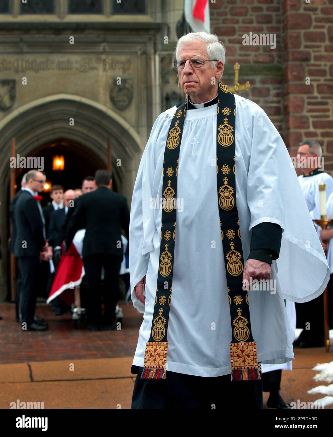 Former U.S. Sen. John Danforth leaves The Church of St. Michael and St ...