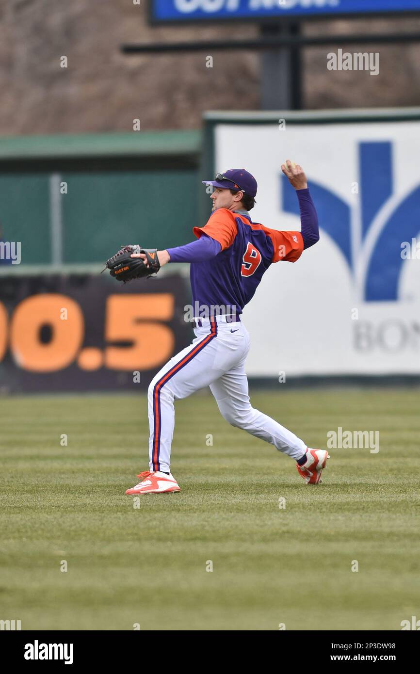 Clemson Tigers right fielder Steven Duggar (9) warms up before a game ...