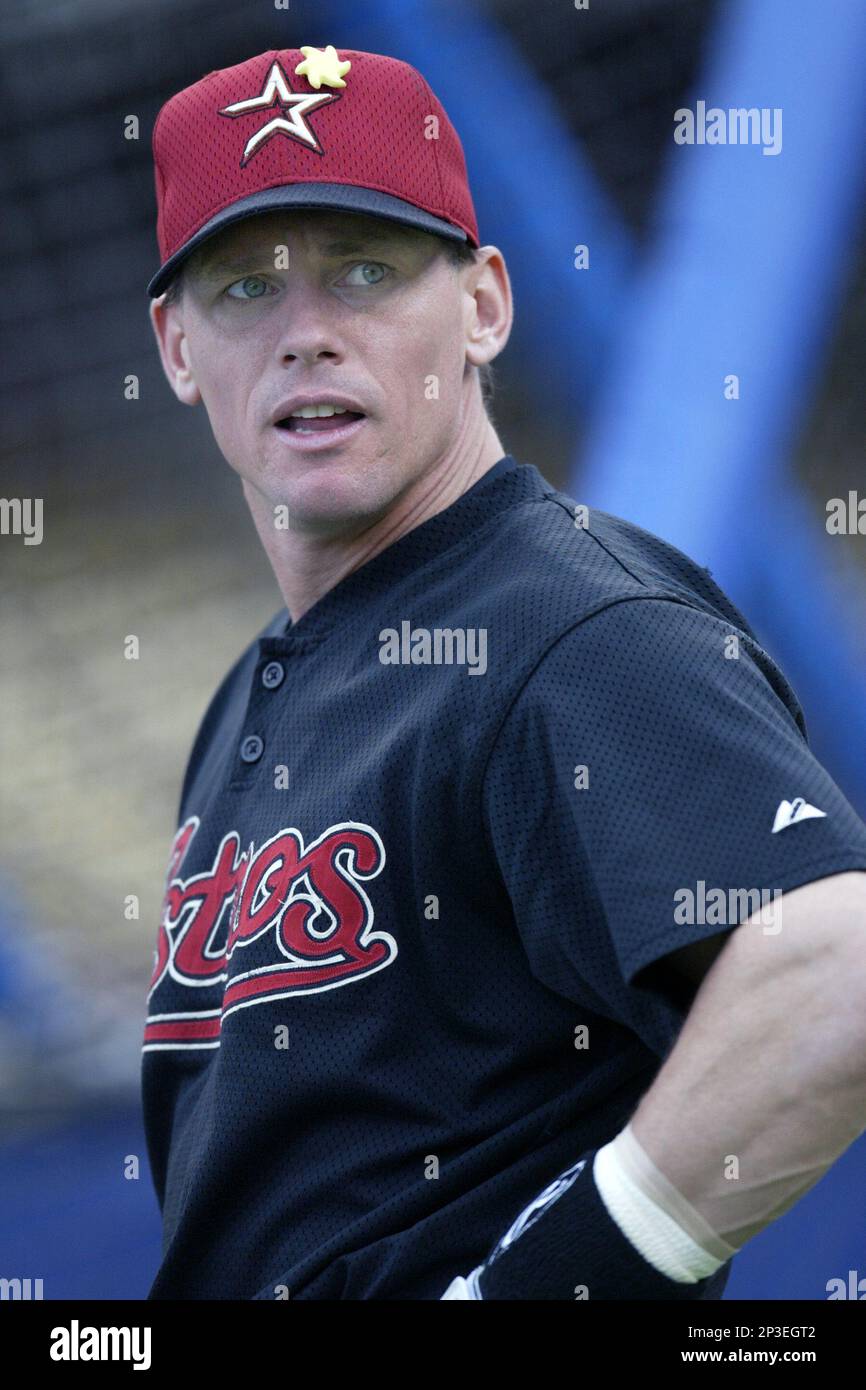Craig Biggio of the Houston Astros before a 2002 MLB season game ...