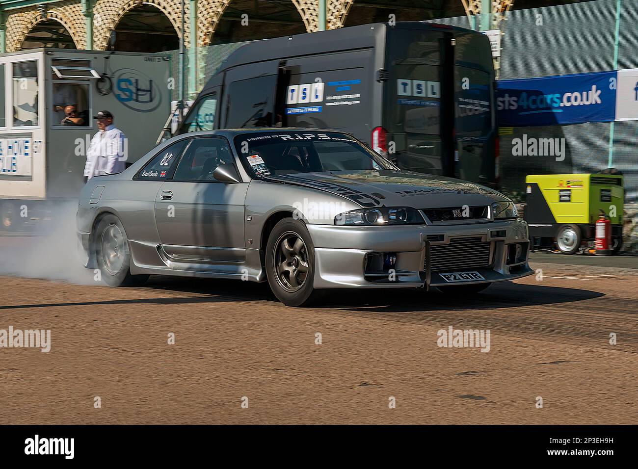 Smd garage bomber r32 skyline gtr hi-res stock photography and images ...