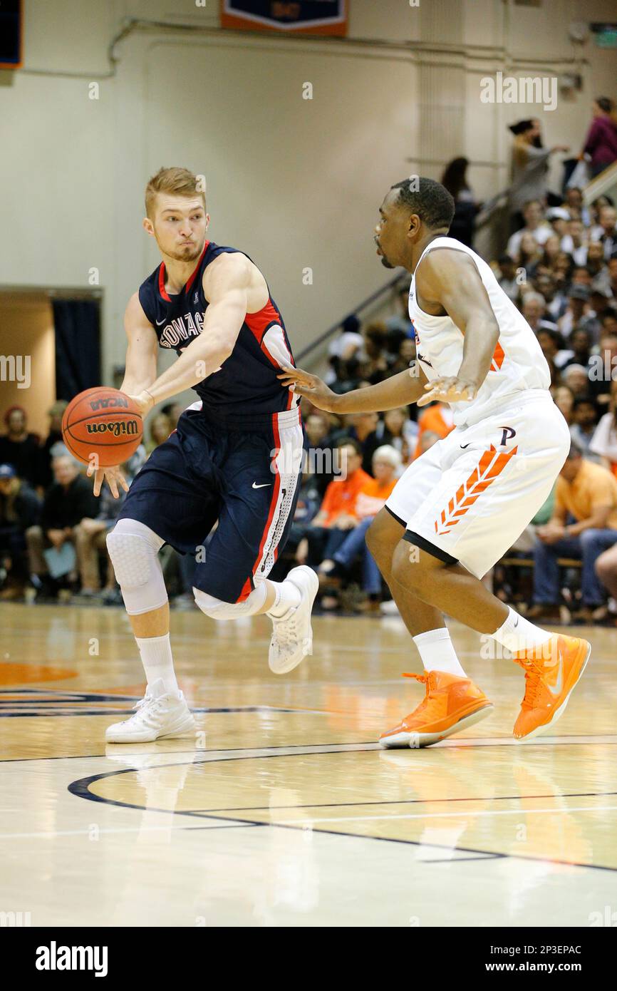 January 15, 2015: Gonzaga Bulldogs forward Domantas Sabonis (11) during the NCAA Men's ...