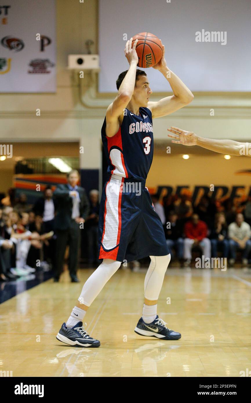 January 15, 2015: Gonzaga Bulldogs guard Kyle Dranginis (3) during the ...
