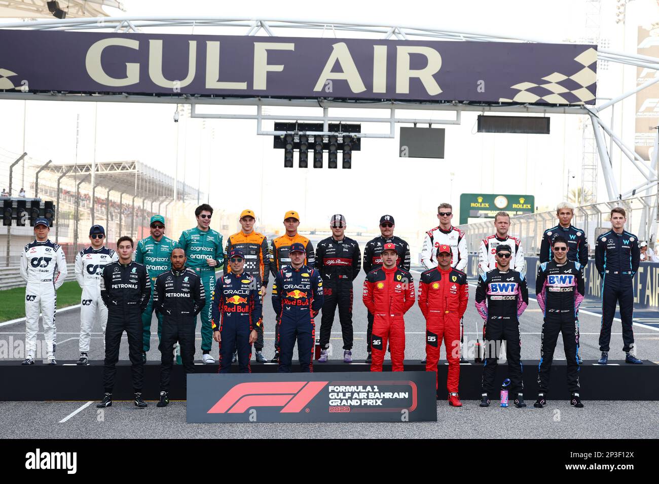The drivers' start of season group photograph. Formula One World ...