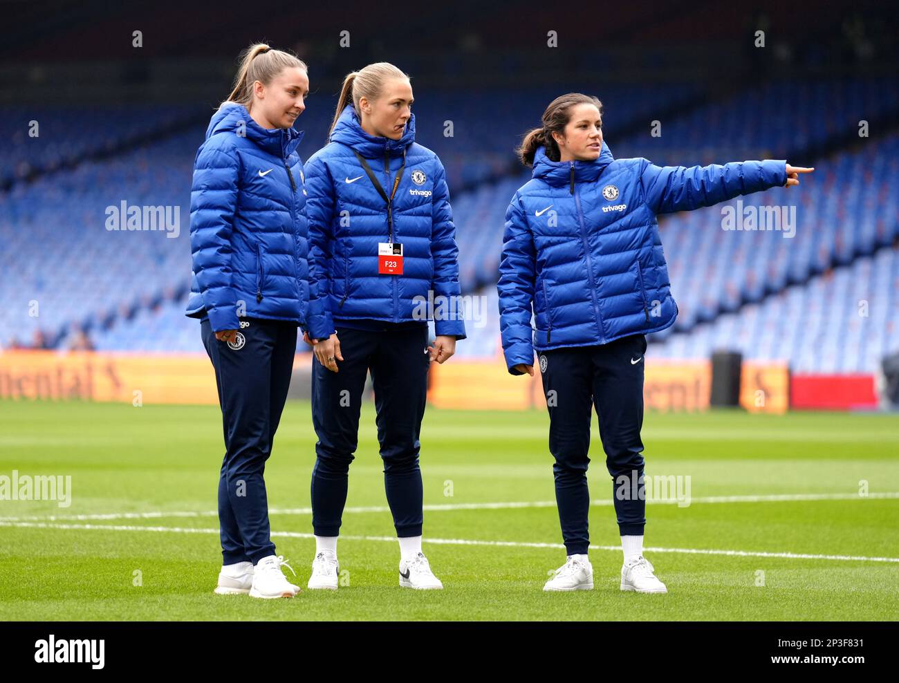 Chelsea walk the pitch prior to The FA Women's Continental Tyres League ...