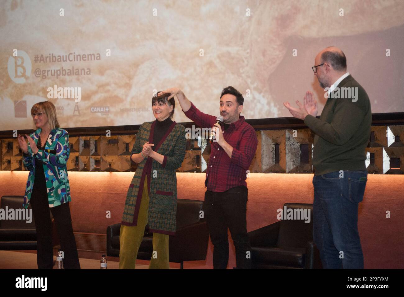 Film director Juan Antonio Bayona (2r) and doctor Maria Belon (2l ...