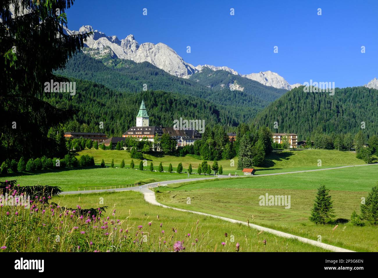 Am Schloss Elmau im Wettersteingebirge Stock Photo - Alamy