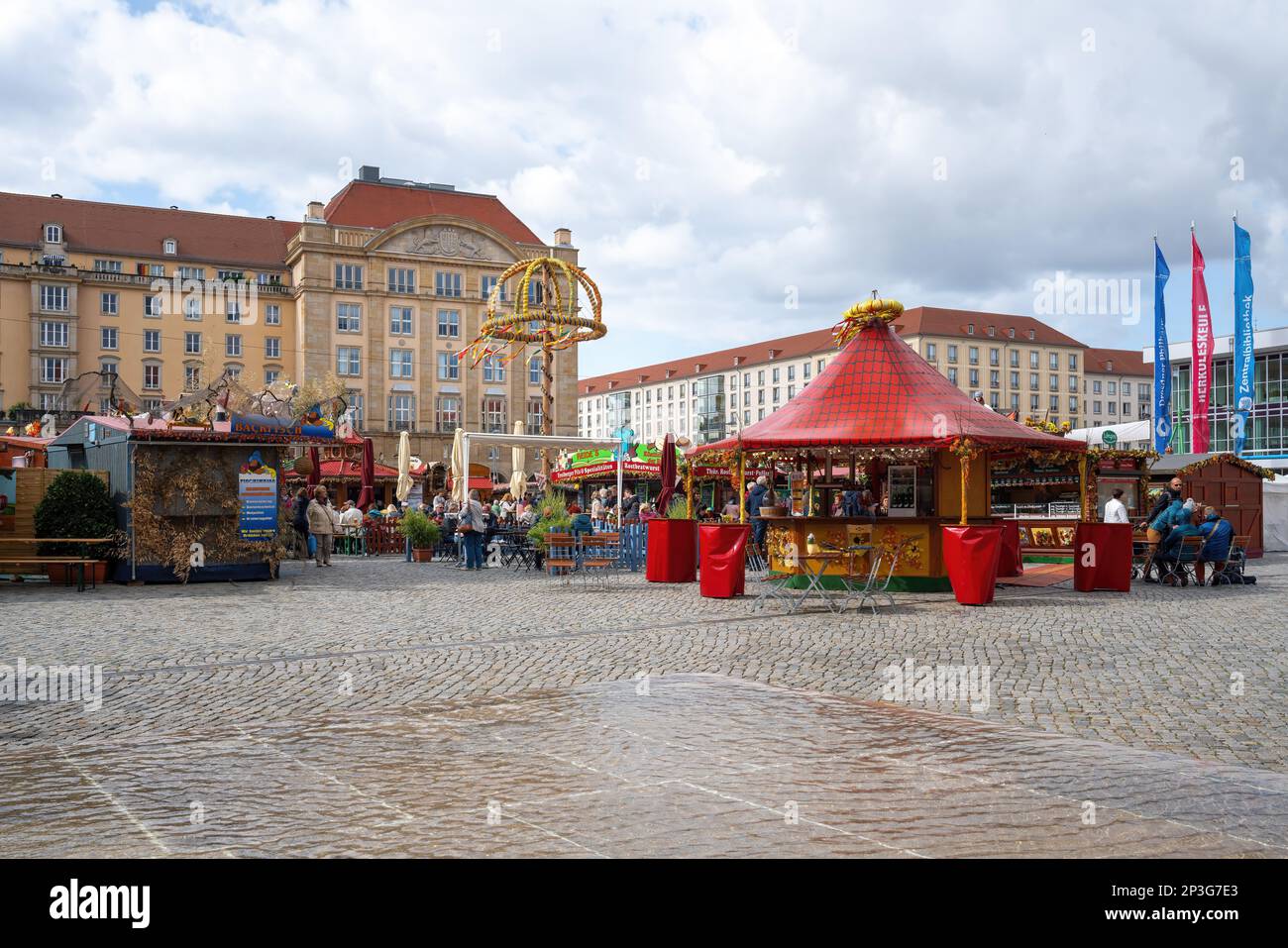 Germany dresden altmarkt autumn market hi-res stock photography and ...