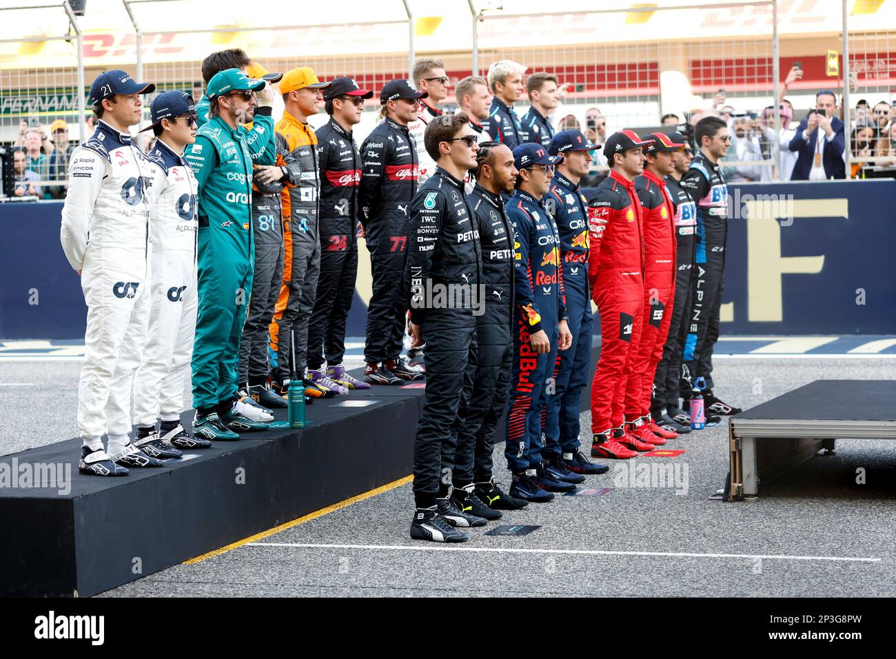 All the drivers posing during the Formula 1 Gulf Air Bahrain Grand Prix ...