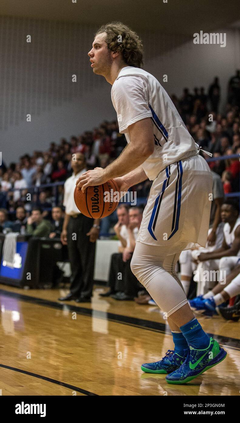 06 February 2015: Plano West's Mickey Mitchell (00) looks to pass ...