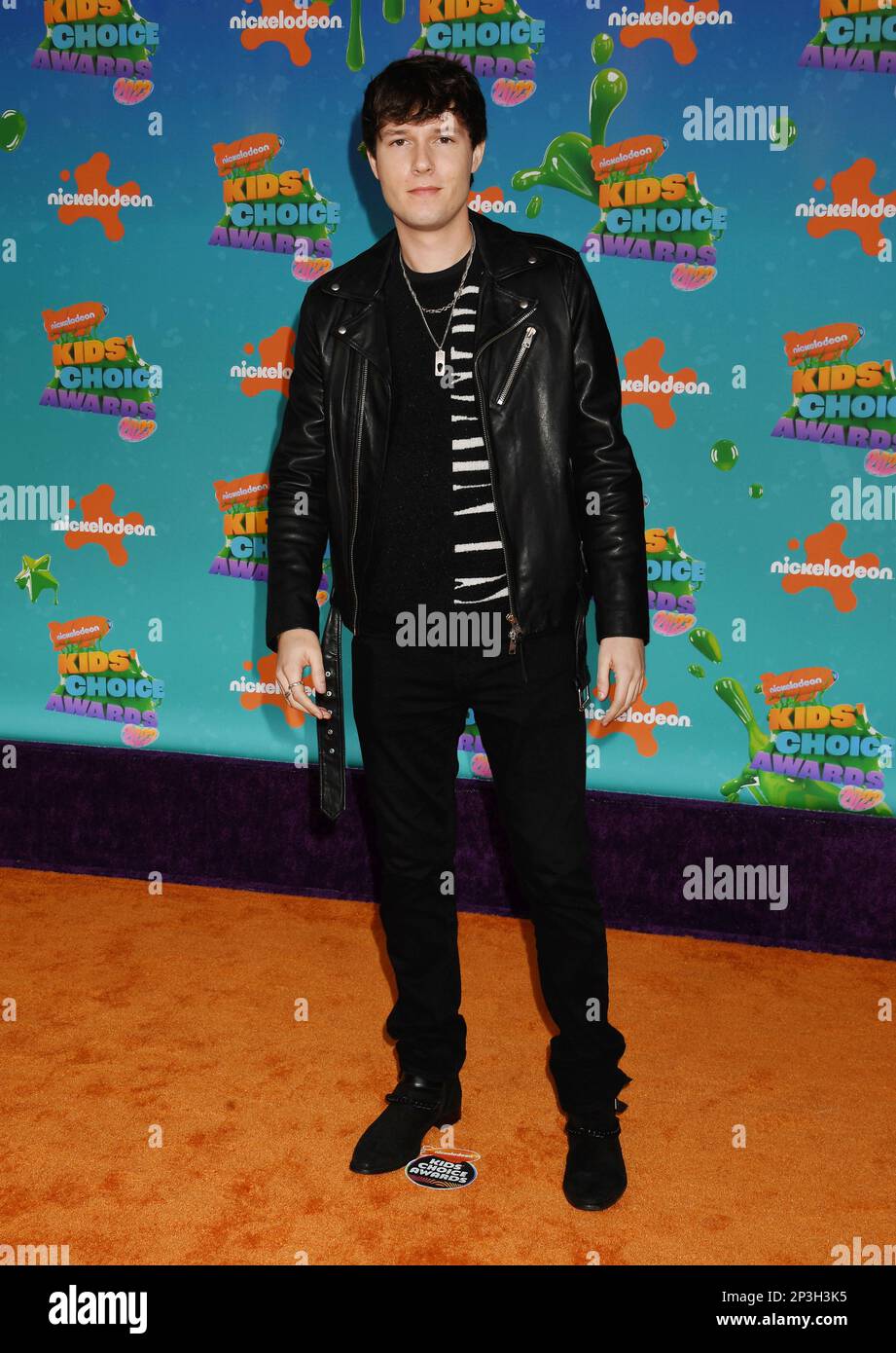 LOS ANGELES, CALIFORNIA - MARCH 04: Zach Justice attends Nickelodeon's ...