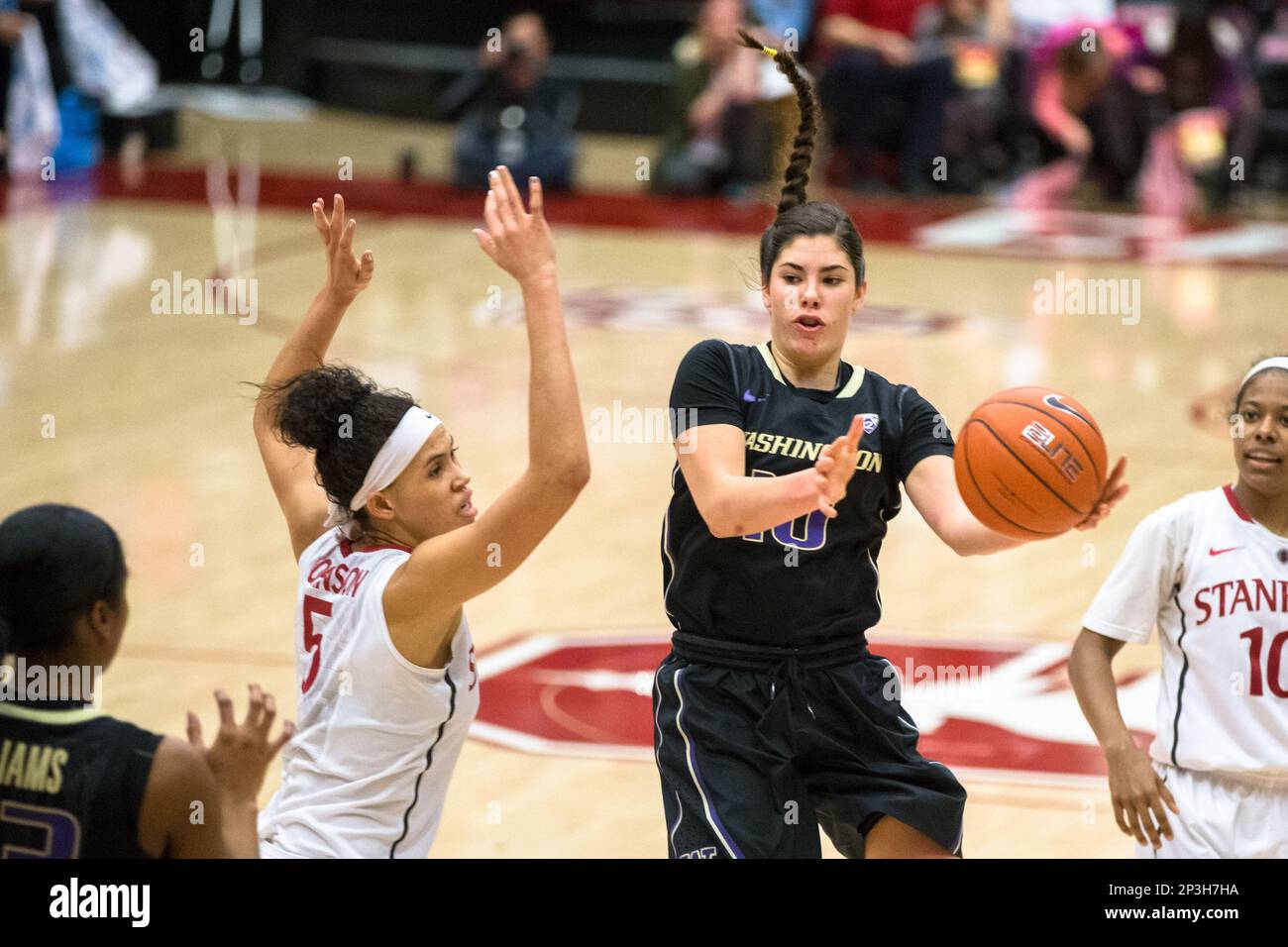 February 02, 2015: Washington Huskies guard Kelsey Plum (10) passes the ...