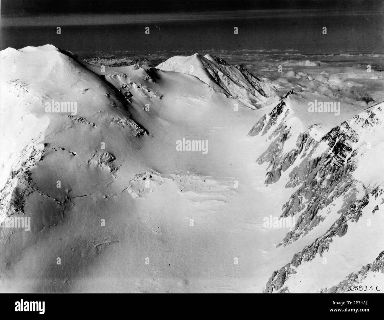 Mt mckinley Black and White Stock Photos & Images - Alamy