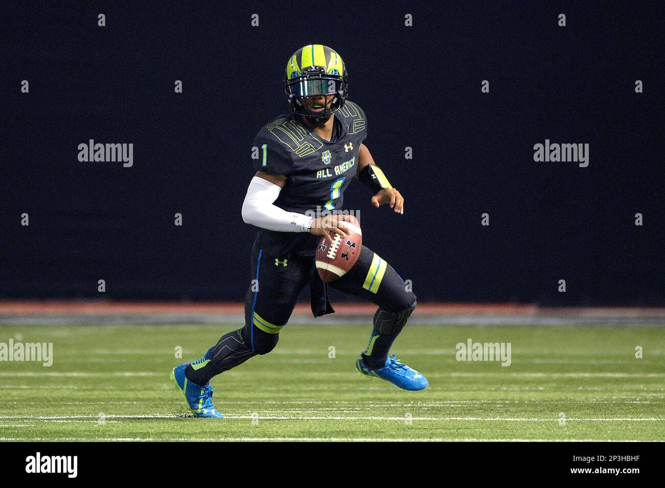 Team Armour quarterback Kyler Murray (1), of Allen, Texas, scrambles ...