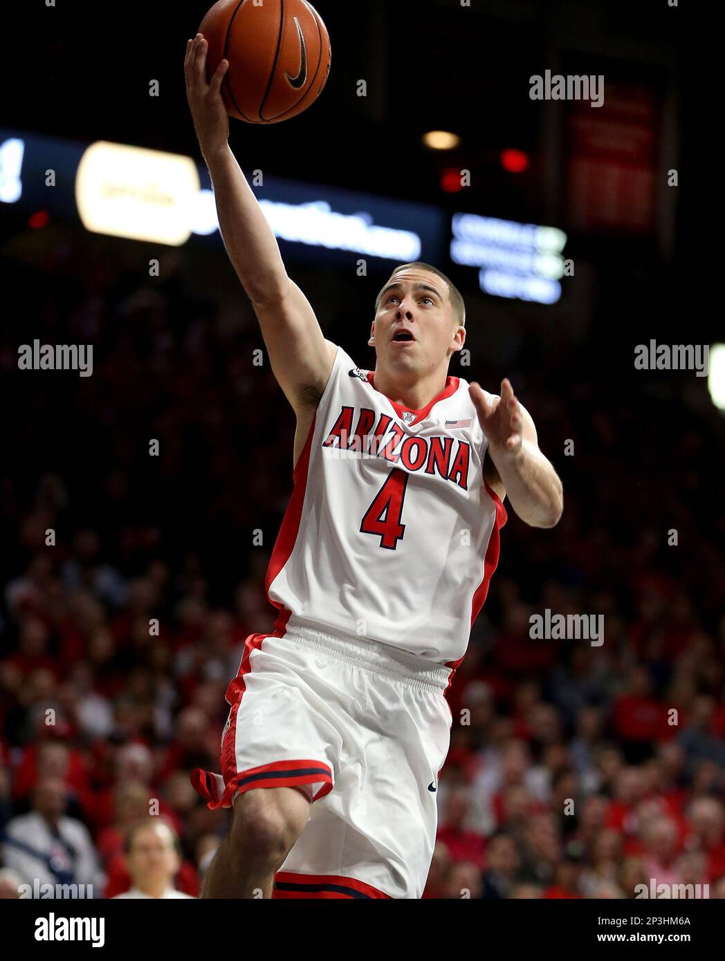 28 January 2015: Arizona Wildcats forward Stanley Johnson #5 drives to ...