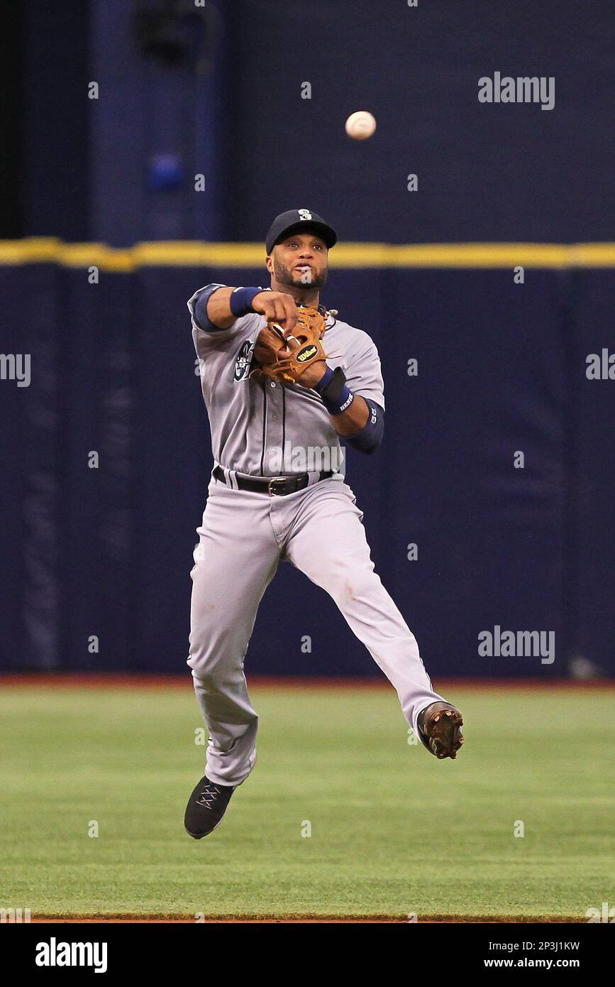Robinson Cano Throwing
