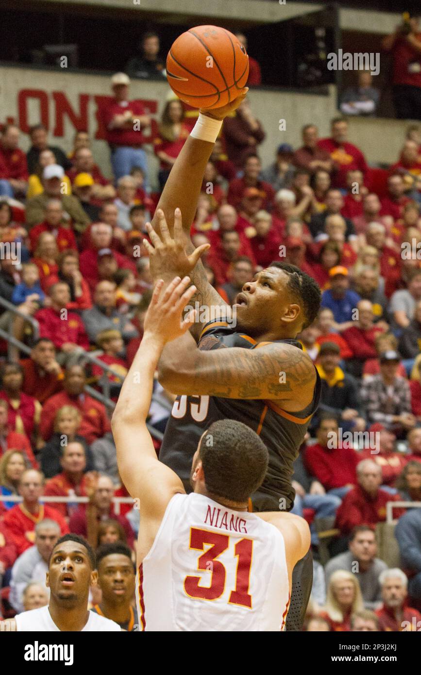 January 26, 2015: Texas Longhorn center Cameron Ridley (55) during a ...