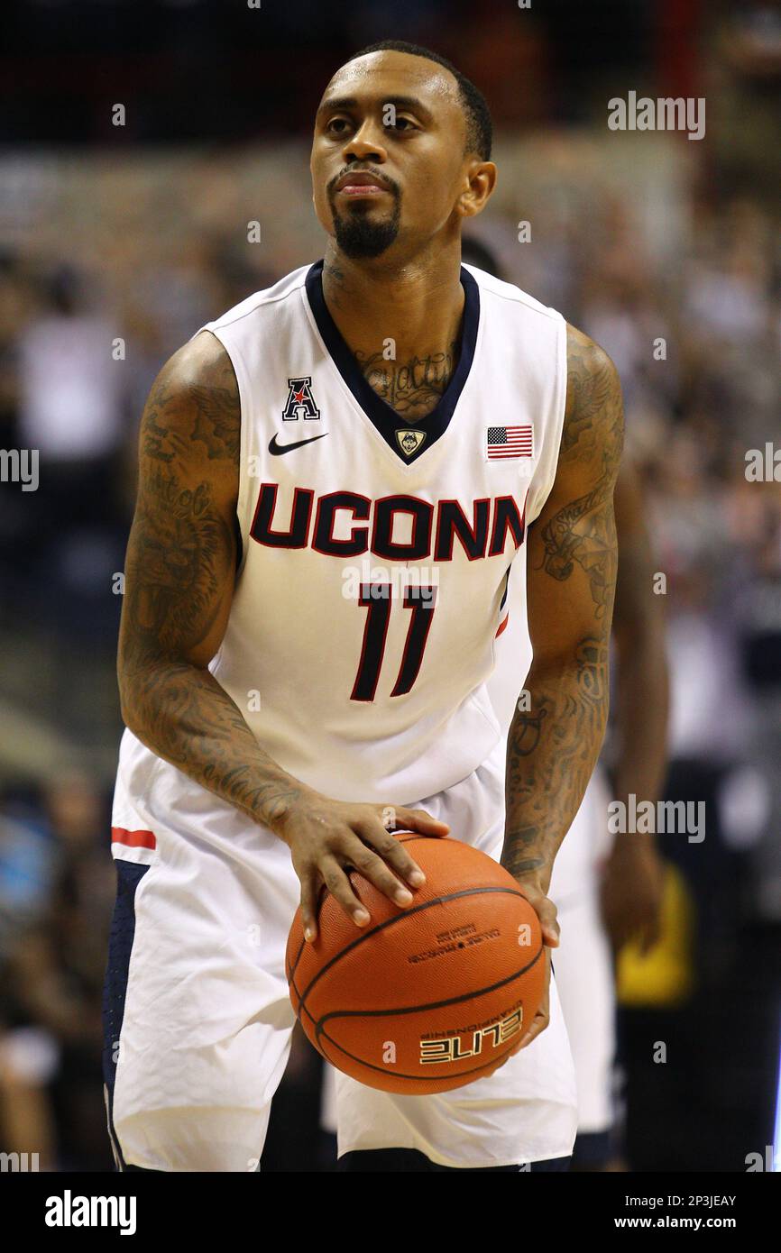 January 22, 2015: UConn's Guard Ryan Boatright (11) at the free throw ...