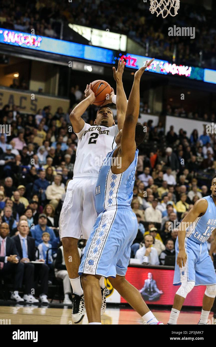 Jan21,2015: Wake Forest Demon Deacons forward Devin Thomas (2) goes up for a jumper against ...