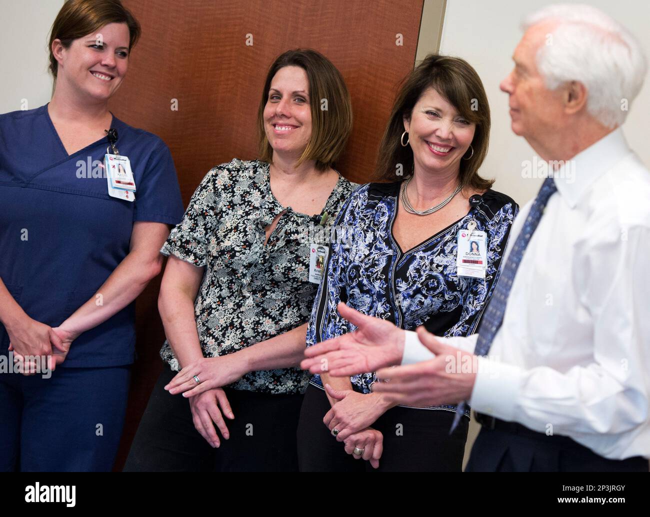 UNITED STATES - MAY 30: Sen. Thad Cochran, R-Miss., talks with staff of ...