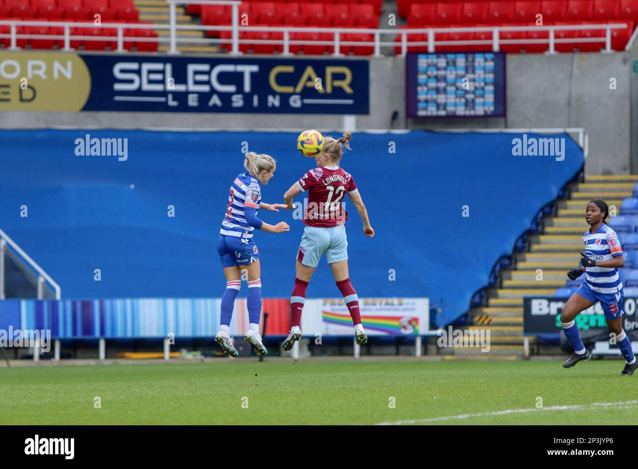 Reading, England, 5th March 2023 Kate Longhurst (12 West Ham) and Faye ...
