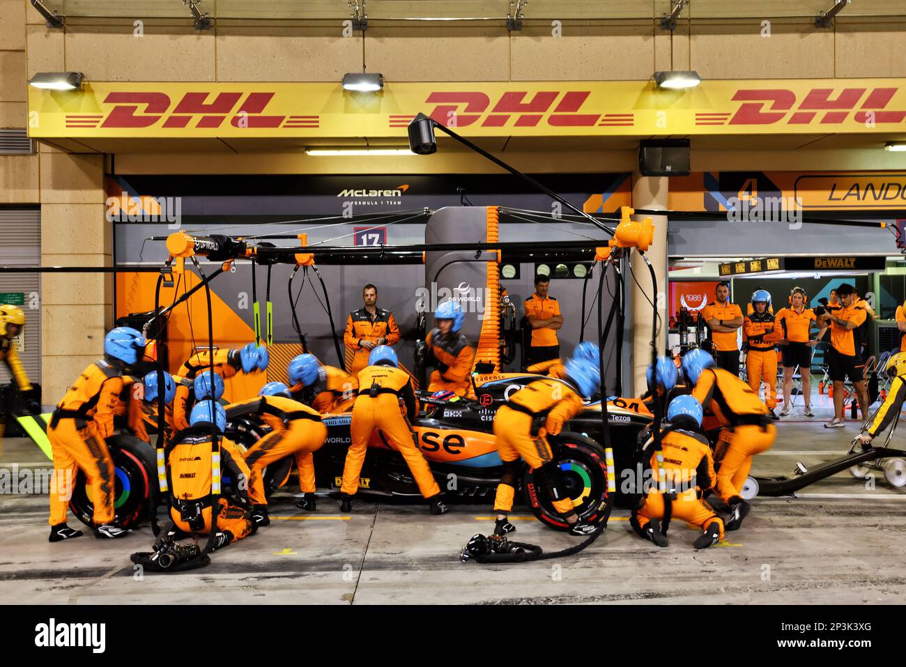 Oscar Piastri (AUS) McLaren MCL60 makes a pit stop. 05.03.2023. Formula ...