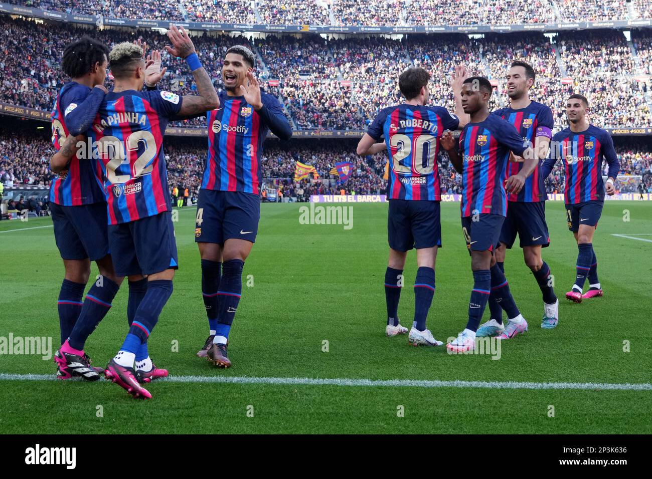 Raphael Dias Belloli Raphinha of FC Barcelona celebrates his goal ...