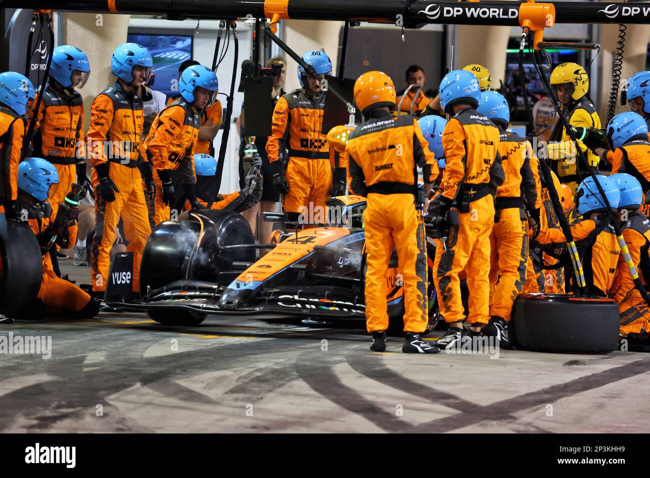 Lando Norris (GBR) McLaren MCL60 makes a pit stop. 05.03.2023. Formula ...