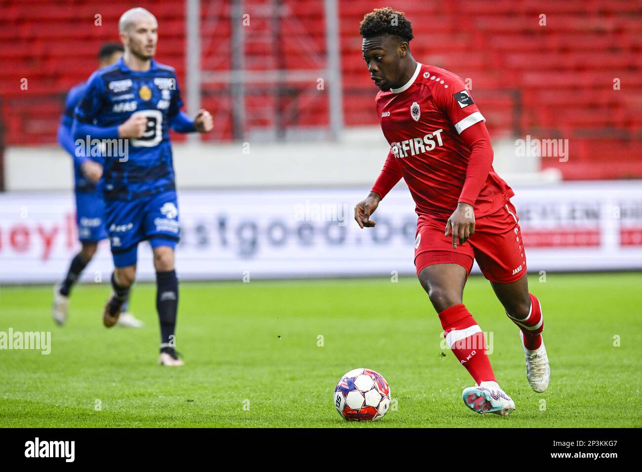 Antwerp's Christopher Scott pictured in action during a soccer match ...