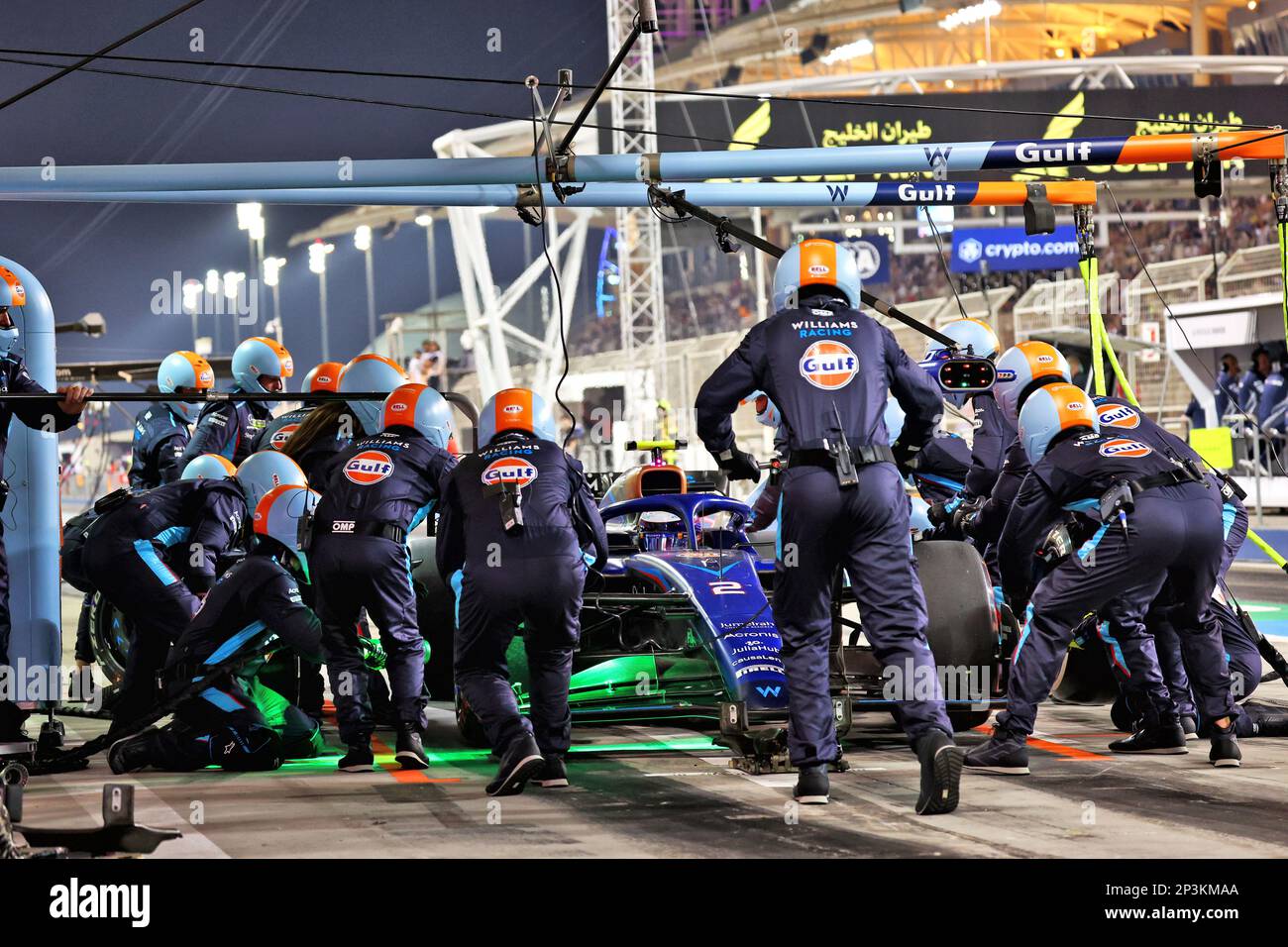 Logan Sargeant (USA) Williams Racing FW45 makes a pit stop. 05.03.2023 ...