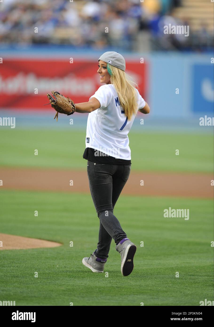 Jenna Marbles Throws Perfect First Pitch At Dodger Stadium CIN@LAD: