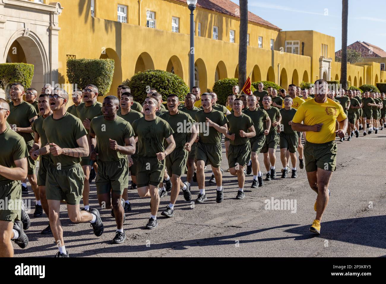 New U.S. Marines with Echo Company, 2nd Recruit Training Battalion ...