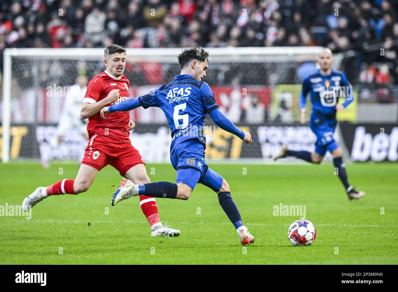 Antwerp's Arbnor Muja and Mechelen's Jannes Van Hecke pictured in ...