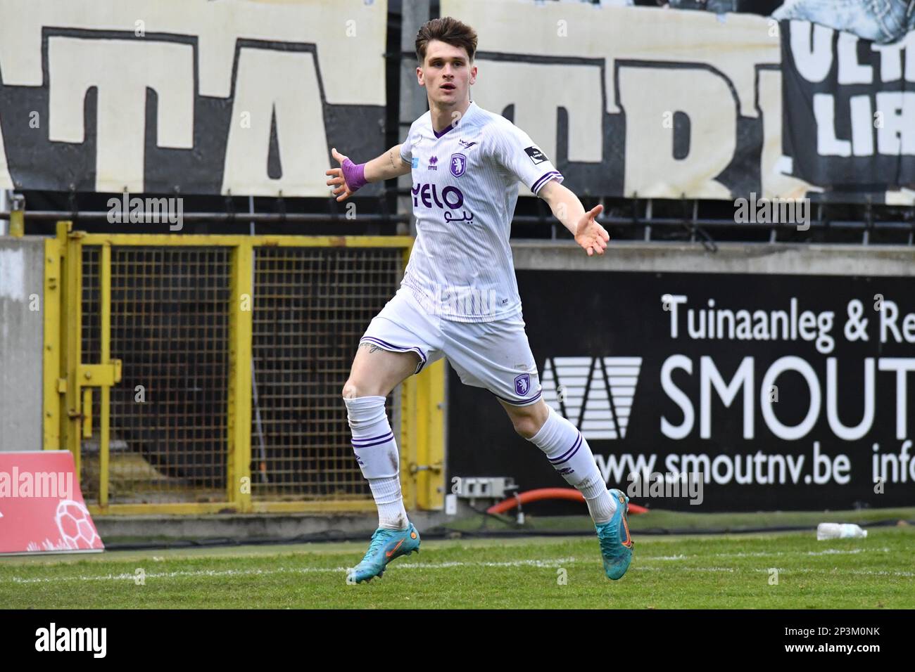 Beerschot's Thibo Baeten celebrates after scoring during a soccer match ...