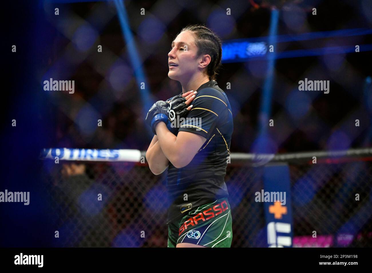 Alexa Grasso reacts after defeating Valentina Shevchenko in her UFC 285 ...