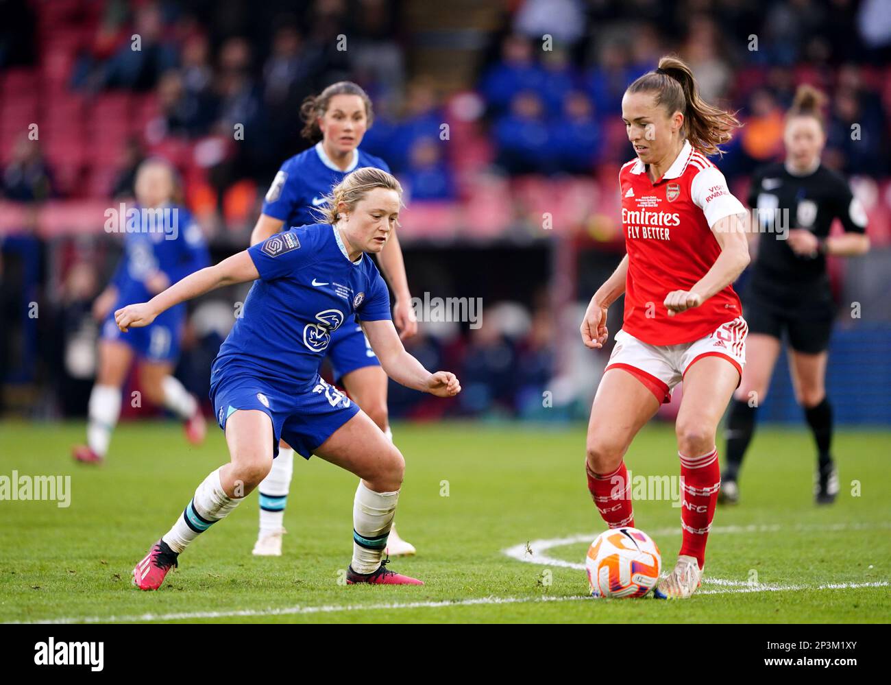Chelsea's Erin Cuthbert (left) and Arsenal's Lia Walti battle for the ...