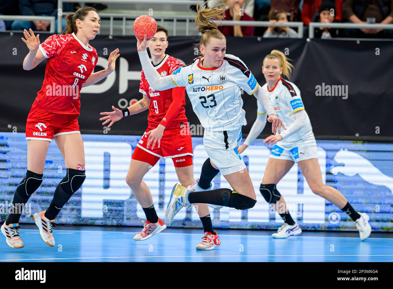 05 March 2023, Baden-Württemberg, Heidelberg: Handball, women ...