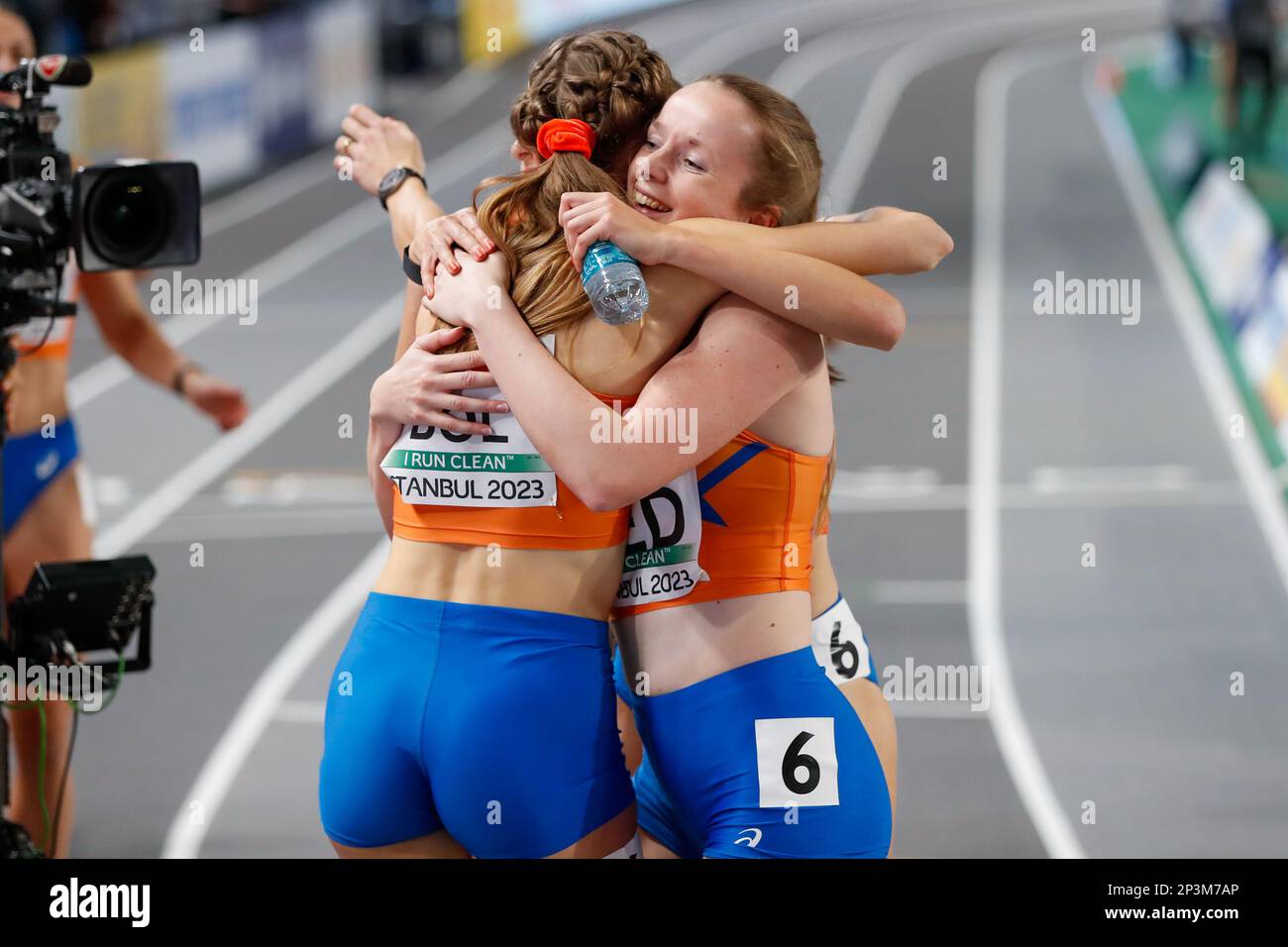 ISTANBUL, TURKEY - MARCH 5: Femke Bol of the Netherlands and Cathelijn ...