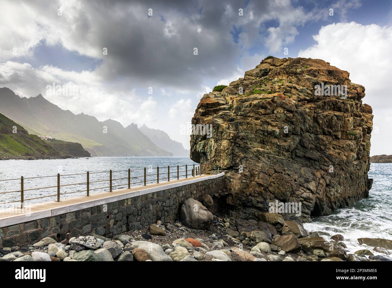 Playa del roque de las bodegas hi-res stock photography and images - Alamy