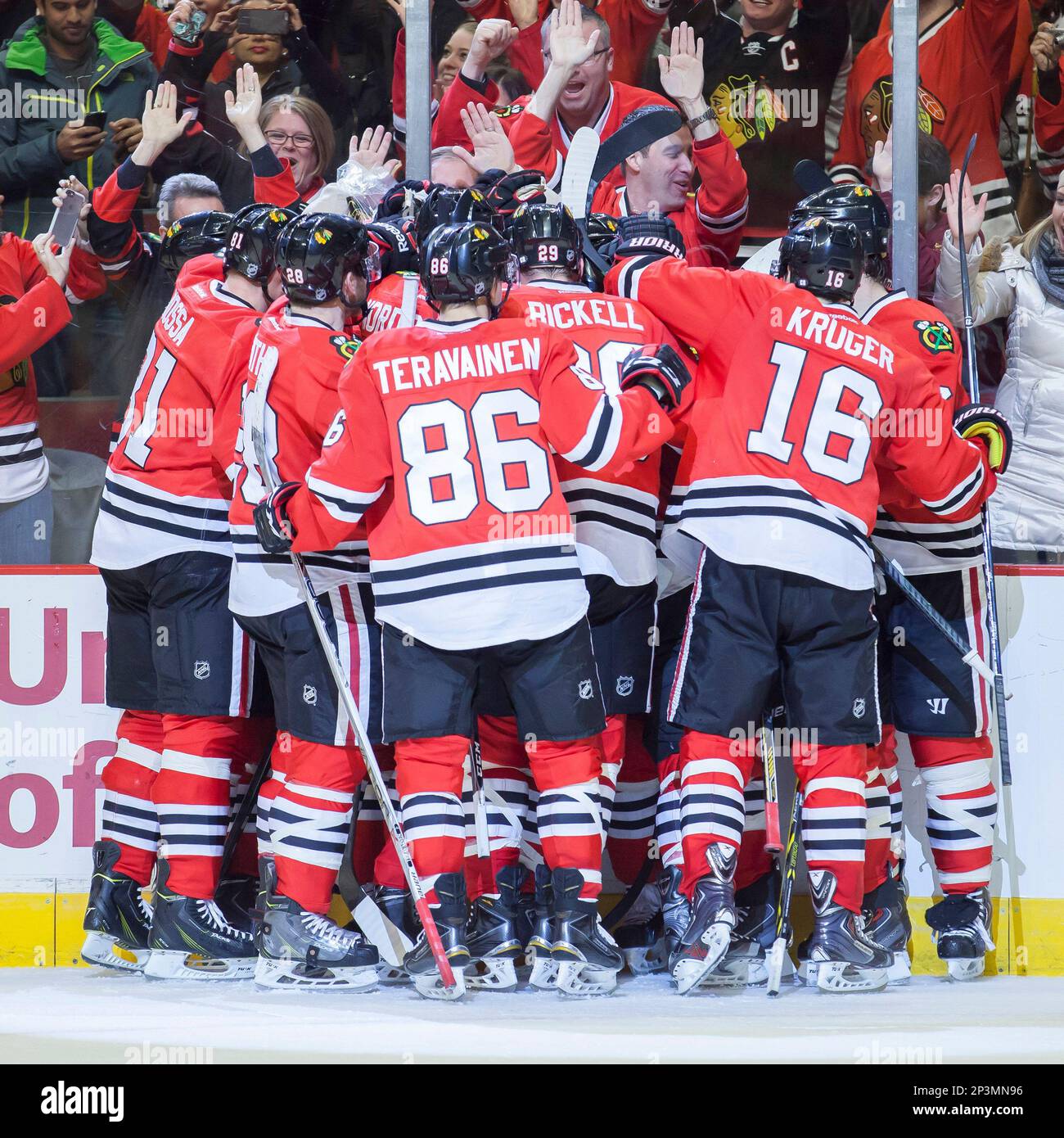 January 04, 2015: Chicago, Illinois, U.S. - Blackhawk #10 Patrick Sharp ...