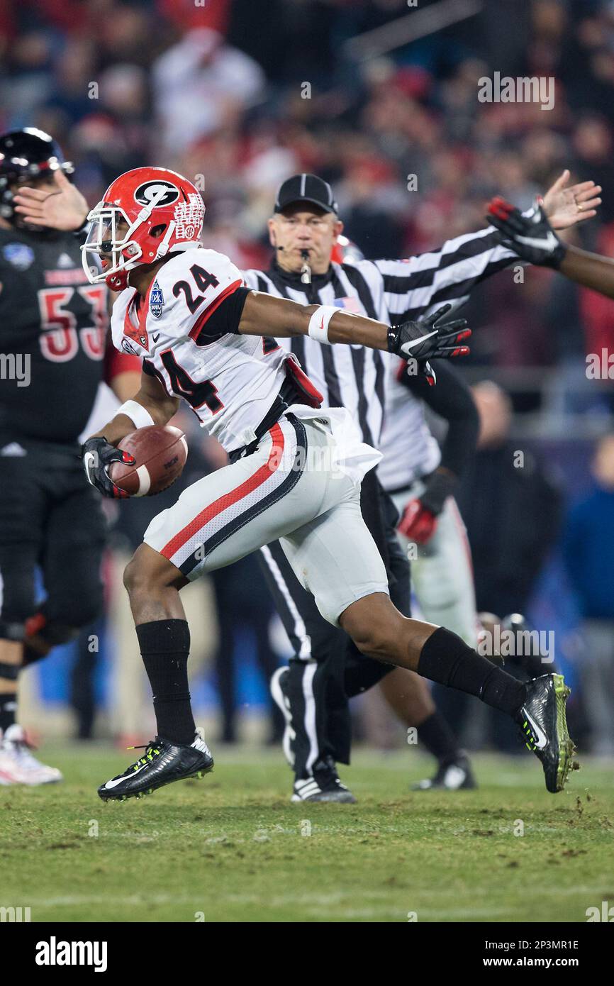 Dominick Sanders (24) of the Georgia Bulldogs intercepts a pass during ...