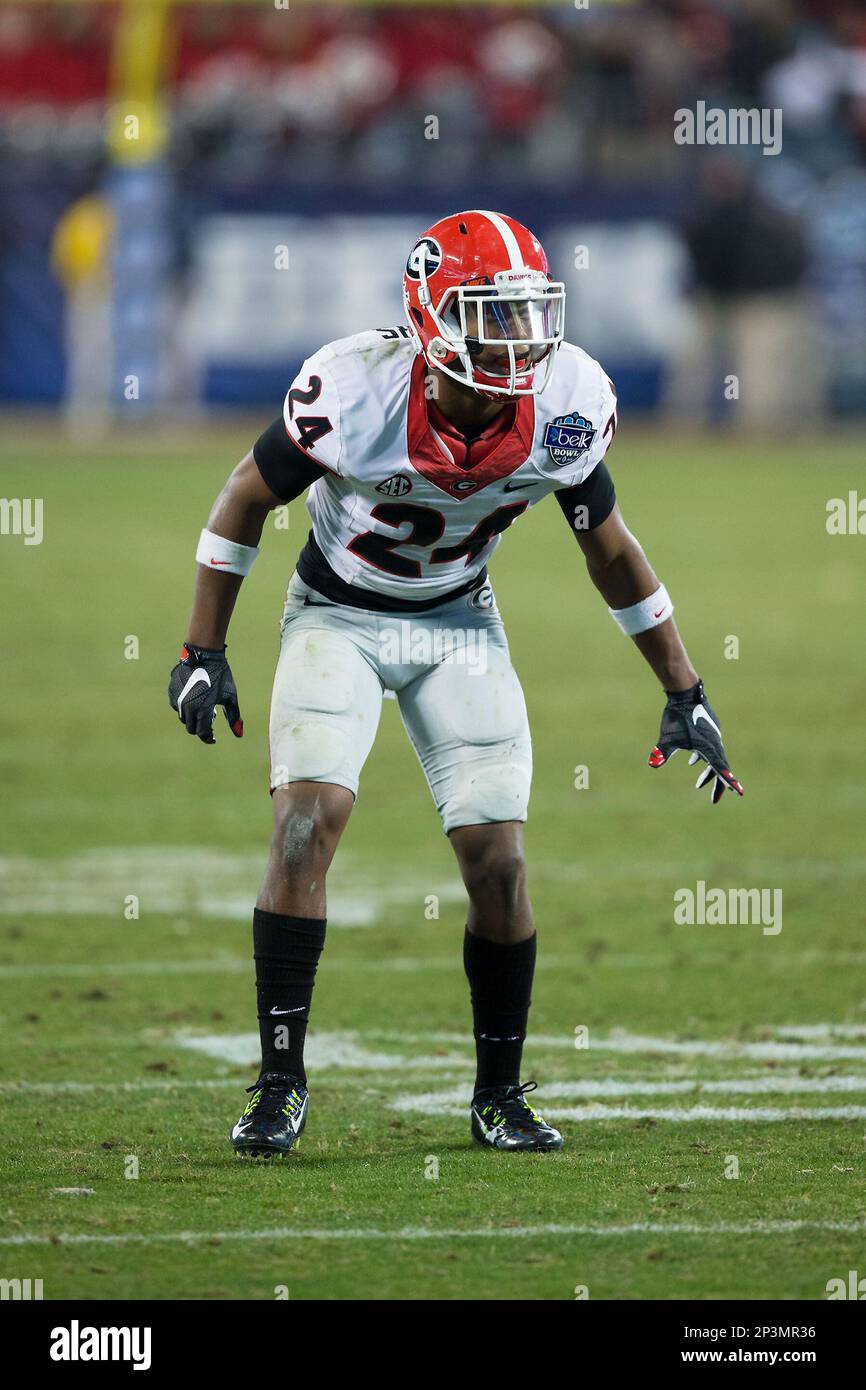 Dominick Sanders (24) of the Georgia Bulldogs on defense during second ...