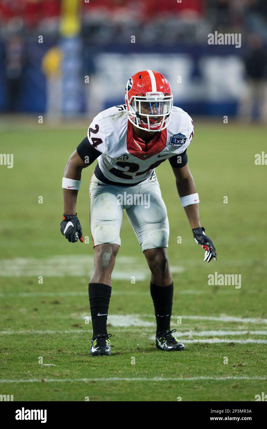 Dominick Sanders (24) of the Georgia Bulldogs on defense during second ...