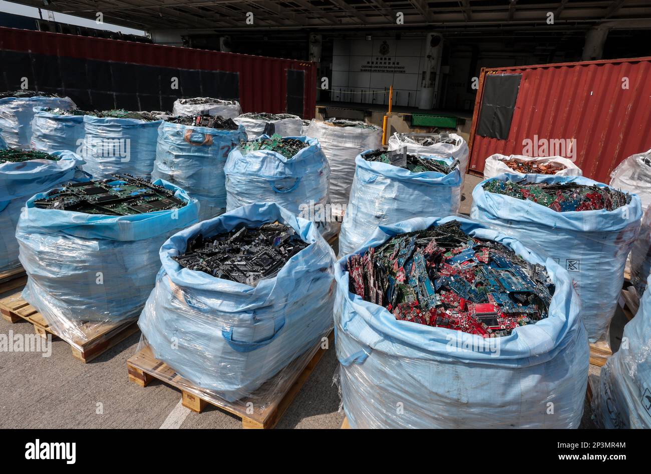 Hong Kong Customs held a press conference on a smuggling case involving ...