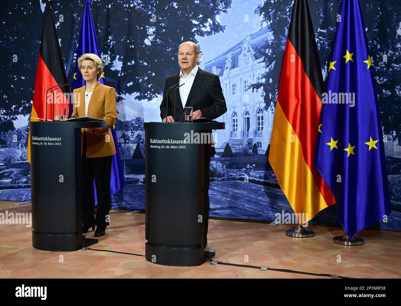 President of the EU Commission Ursula von der Leyen, left, and German ...
