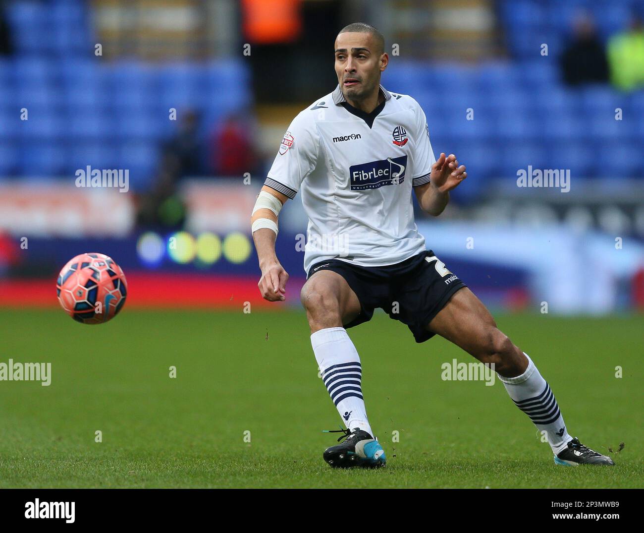 Jan. 3, 2015 - Bolton, United Kingdom - Darren Pratley of Bolton ...