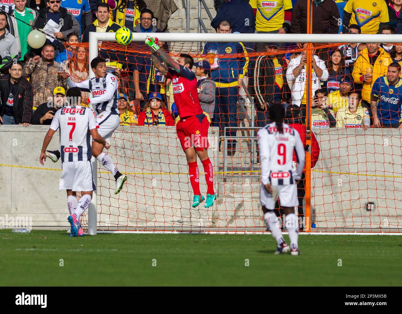 January 3, 2015: Monterrey goalkeeper Jonathan Orozco (1) during the ...