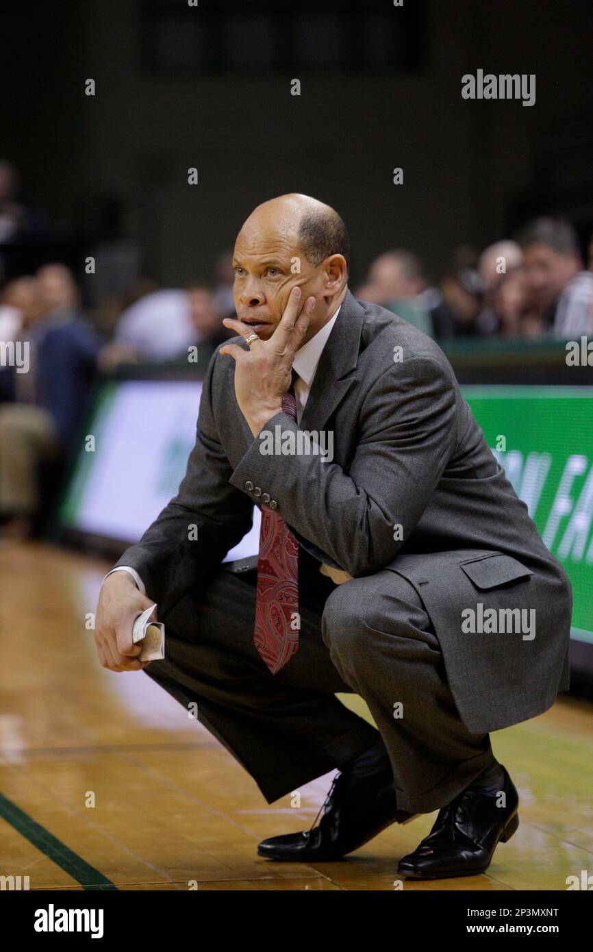 January 2, 2015: Detroit Titans head coach Ray McCallum during the NCAA ...