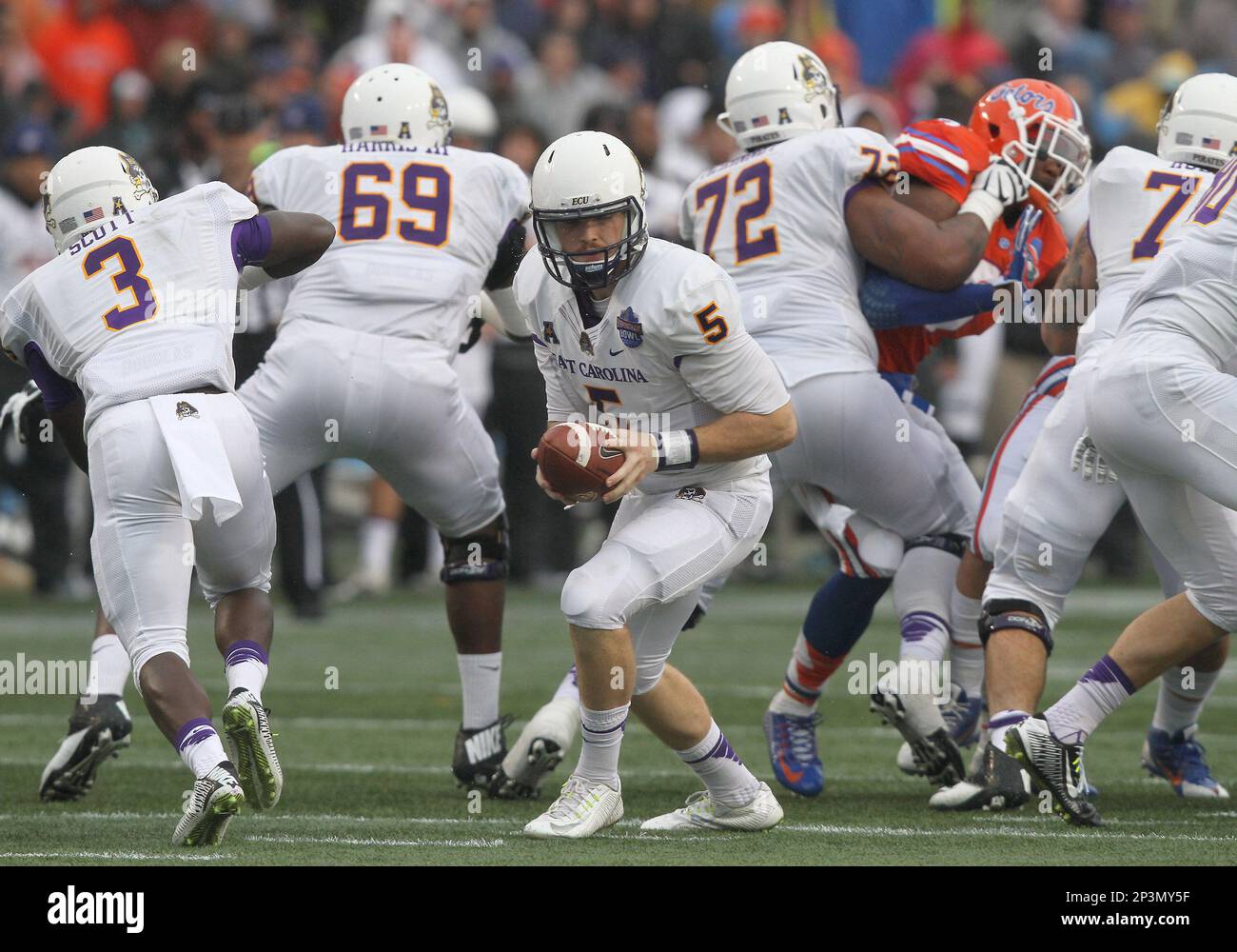 January 3, 2015: East Carolina Pirates quarterback Shane Carden (5 ...