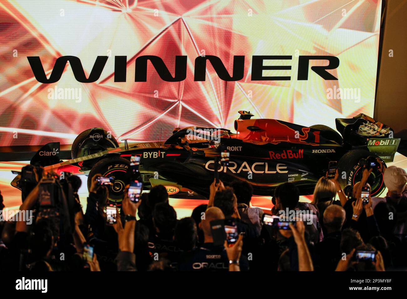 01 VERSTAPPEN Max (nld), Red Bull Racing RB19, celebration victory during the Formula 1 Gulf Air ...