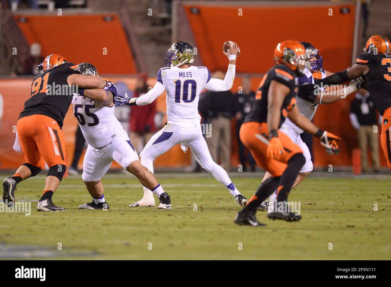 Jan 2, 2015; Tempe, AZ, USA; Washington Huskies quarterback Cyler Miles ...